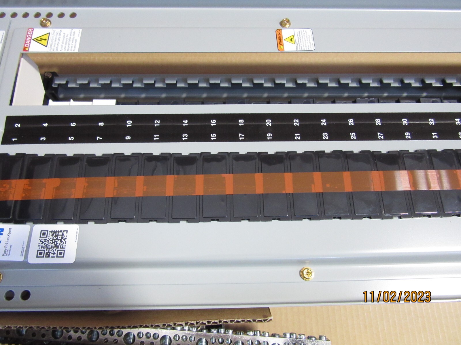 Eaton PRL2X3225X42C PRL2X Panelboard Interior 225A, 3-Phase 42 Cir 480Y ...
