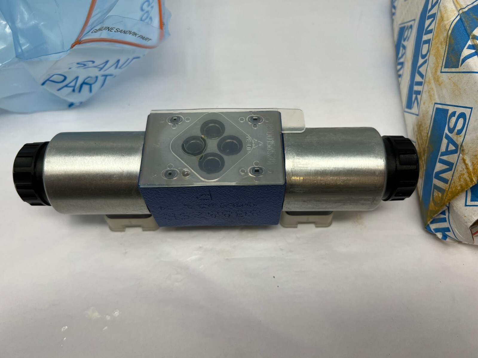 New Sandvik Rexroth Directional Valve 88741649 Fast Free Shipping! | eBay