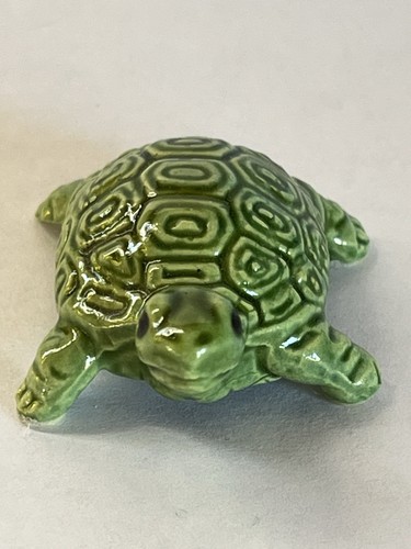 Hagen Renaker Miniature Turtle Figurine Green .5 “ Tall Cute Detailed ...