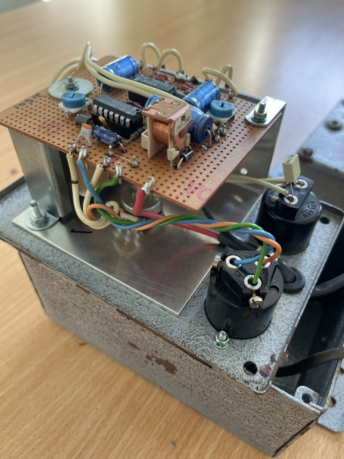 Harvin Pied Piper amplifier type A1 and music box chime - ice cream van ...