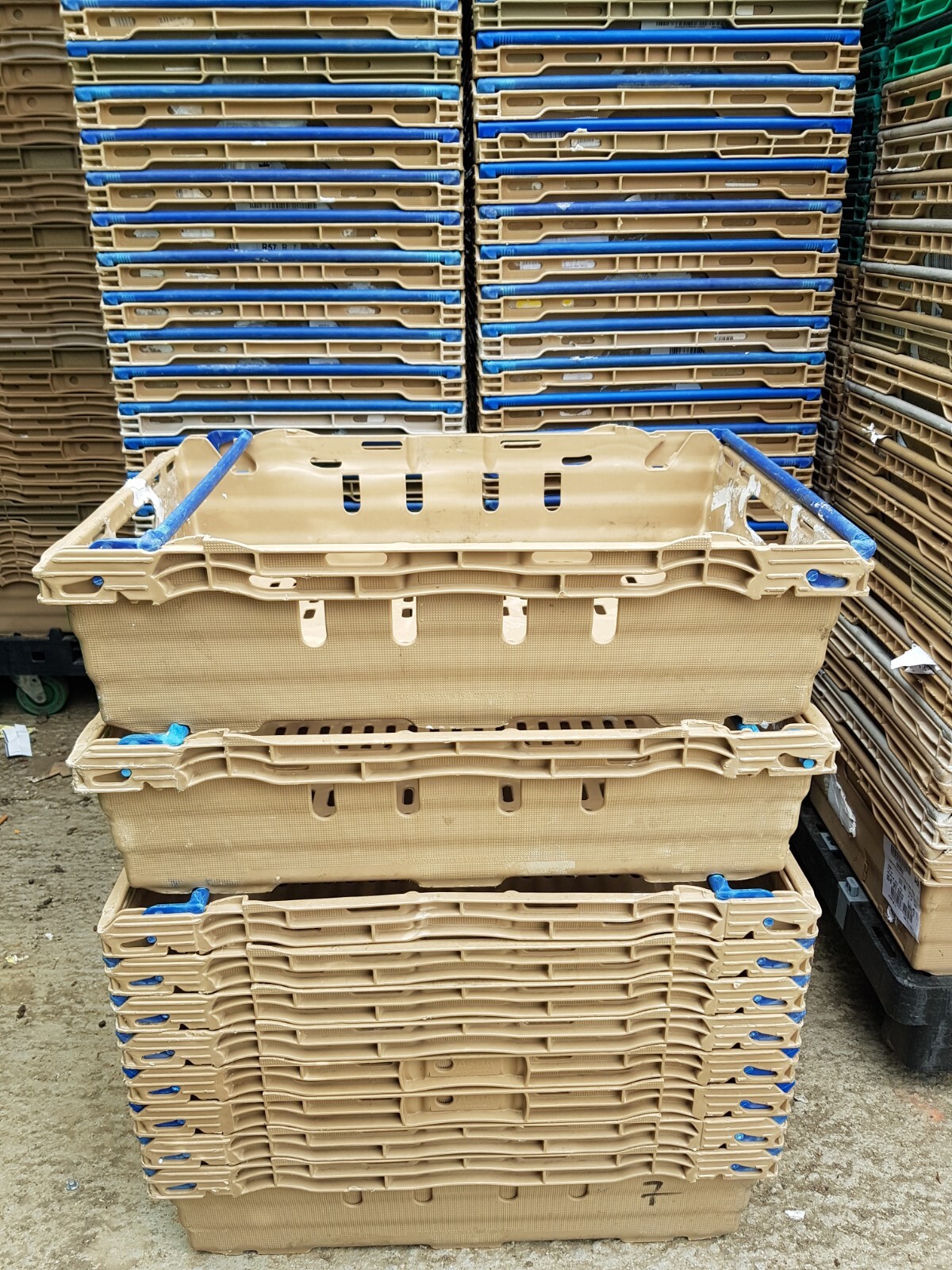 10 x USED PLASTIC BALE/BAIL ARM TRAY / CRATE BOX 60-40-16CM STORAGE ...