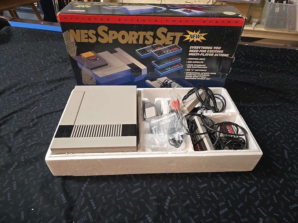 Nintendo NES Sports Set In Orig. Box 3 Controllers Satellite ...