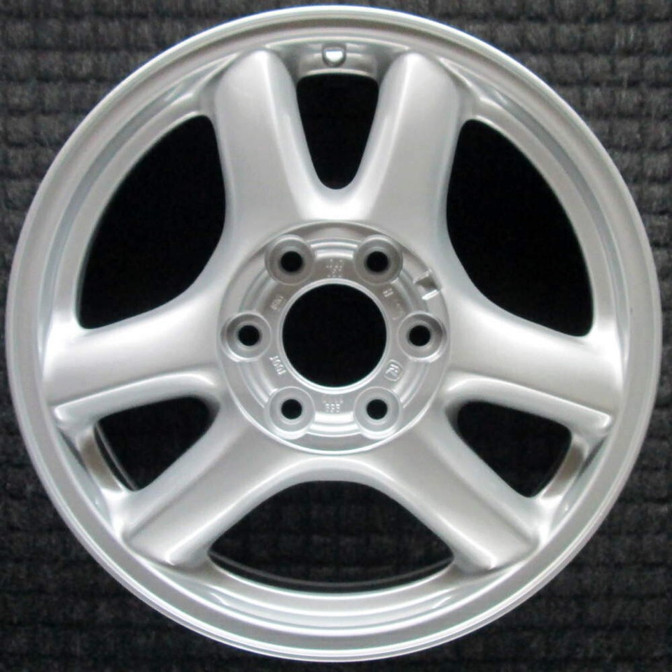 2002 - 2009 GMC Envoy Painted Silver Center Cap P/N 9593392 | eBay