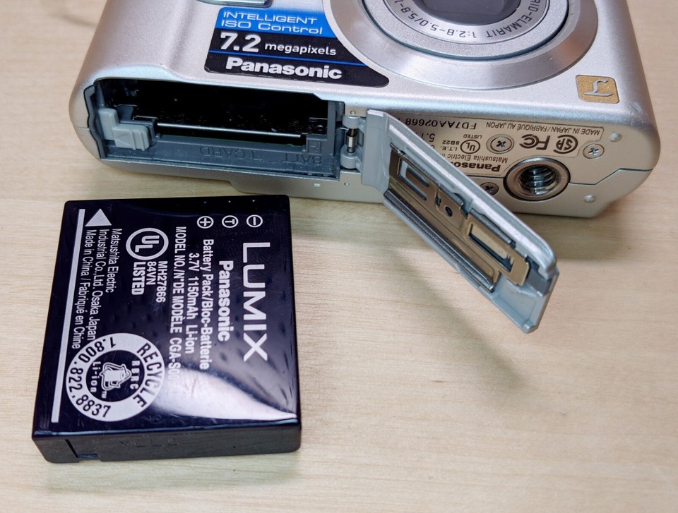 NO CHARGER Panasonic Lumix DMC-FX12 Digital Camera Leica Lense With ...