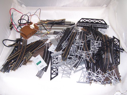 Huge lot of HO Scale train track, power pack, trestles, rails, over 100 ...