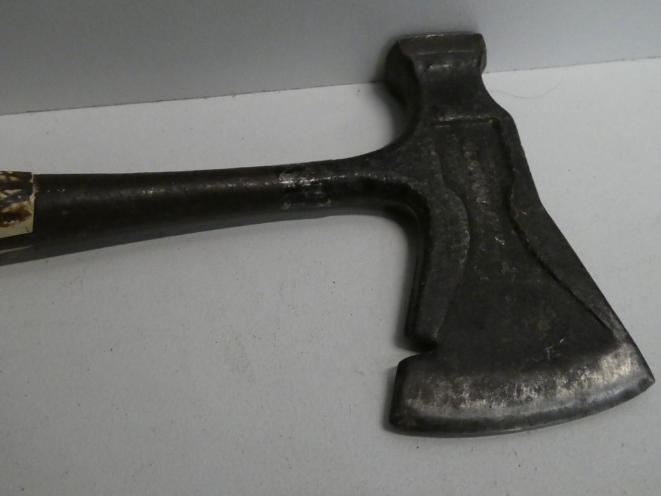 GERMAN WW2 ERA STEEL TOMAHAWK HATCHET AXE HAMMER ANTLER HANDLE DGM ...