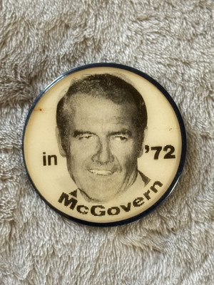 1972 McGovern & Eagleton Vari-Vue 2 1/2” Presidential Campaign Flasher ...