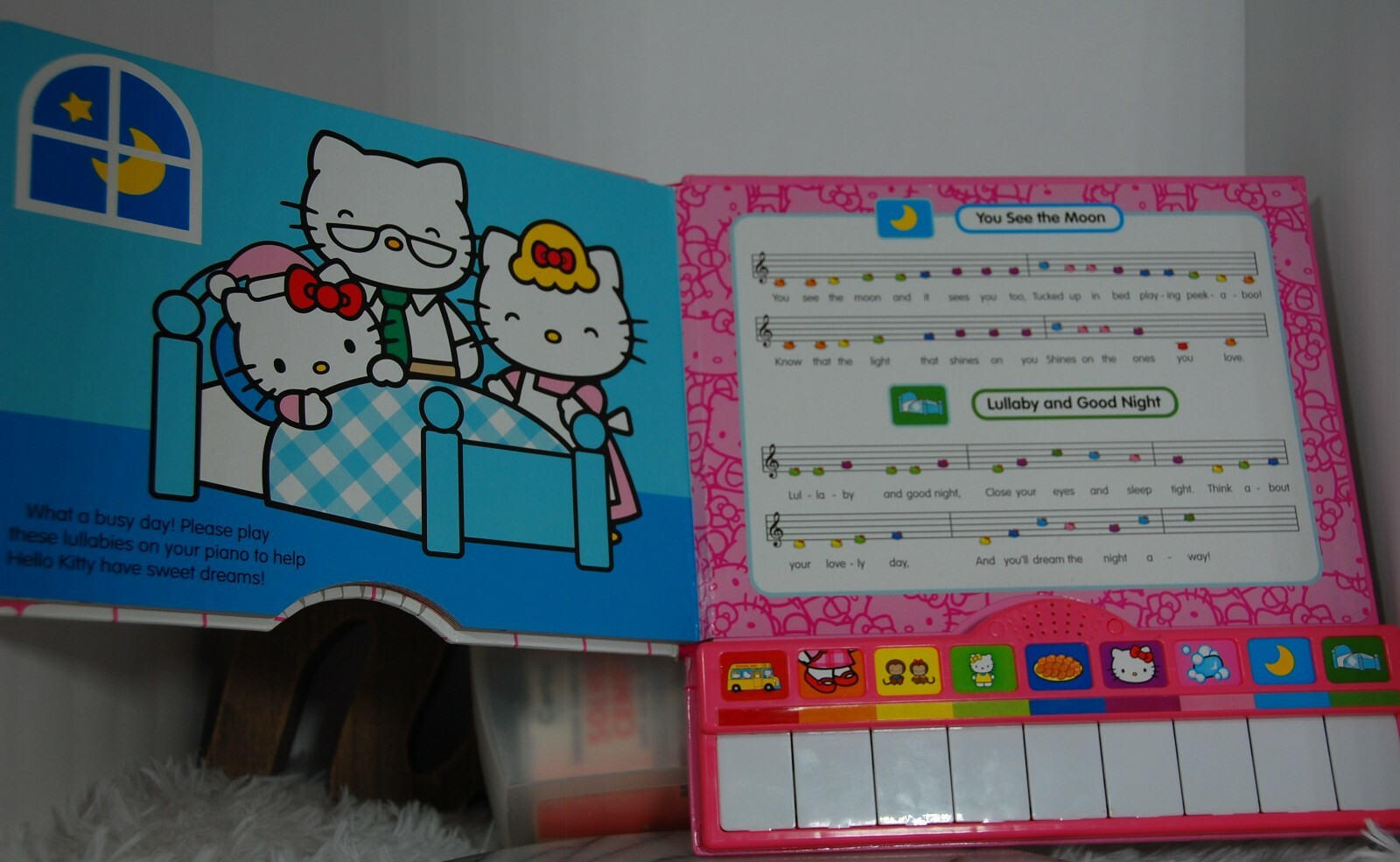 Hello Kitty I Love to Play Piano Keyboard Lights Up Plays Songs & Music ...