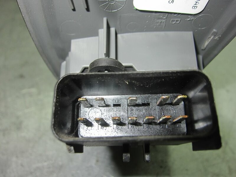 04685780AB front window control panel rh CHRYSLER VOYAGER RG 2007 ...