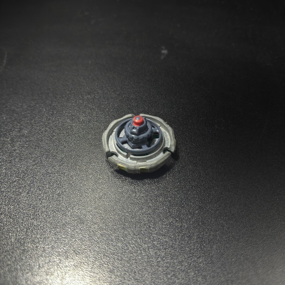 BEYBLADE METAL FIGHT TAKARA TOMY GENUINE USED BEYBLADES AND LAUNCHERS ...