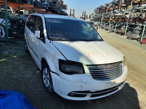 11 12 13 14 15 16 CHRYSLER TOWN & COUNTRY Grille Upper Center ...