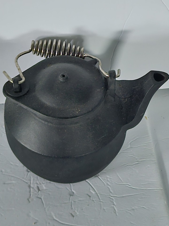 Vintage John Wright Cast Iron Kettle with Coil Wire Handle Swivel Lid ...