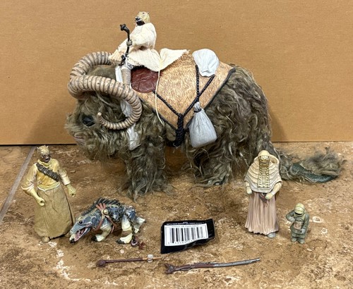 2007 Star Wars ATOC Battle Packs Bantha Tusken Raiders Tan version ...