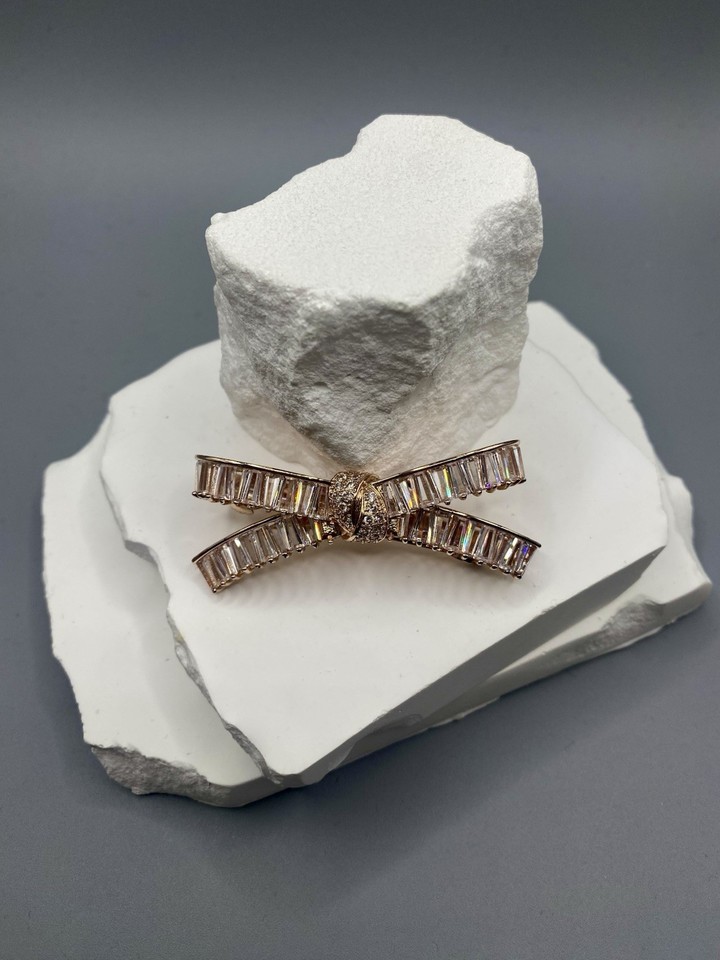 BNIB Butler & Wilson Rose Gold Tone Crystal Hair Clip In Gift Box | eBay UK