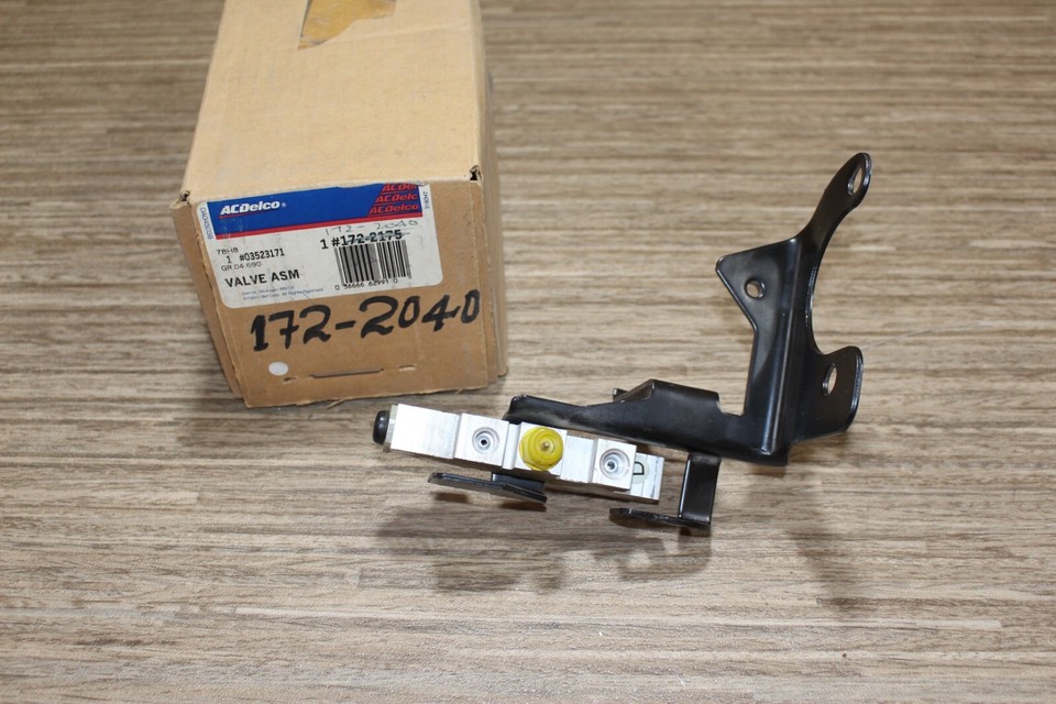 NOS GM 15633165 GMC Chevrolet C K 1988 -1996 Brake Proportioning Valve ...