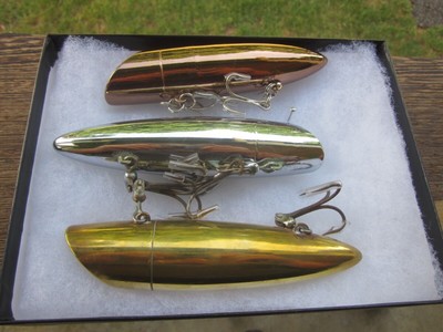 Vintage - Salmon Plug