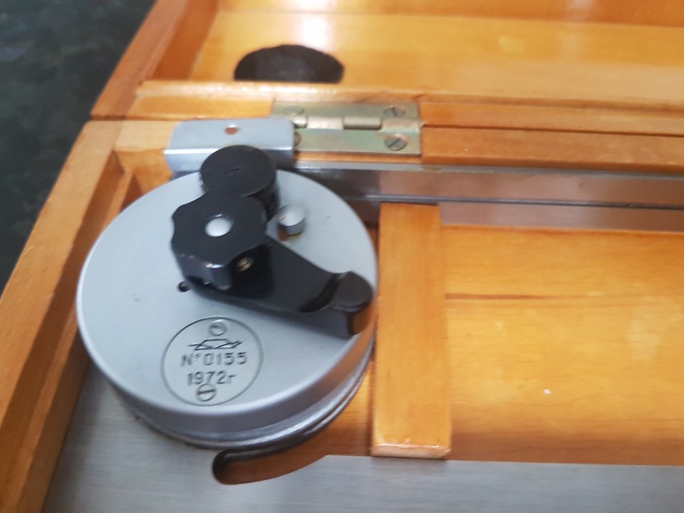 Precision Universal Bevel Vernier Protractor from 0 to 180°, graduation ...