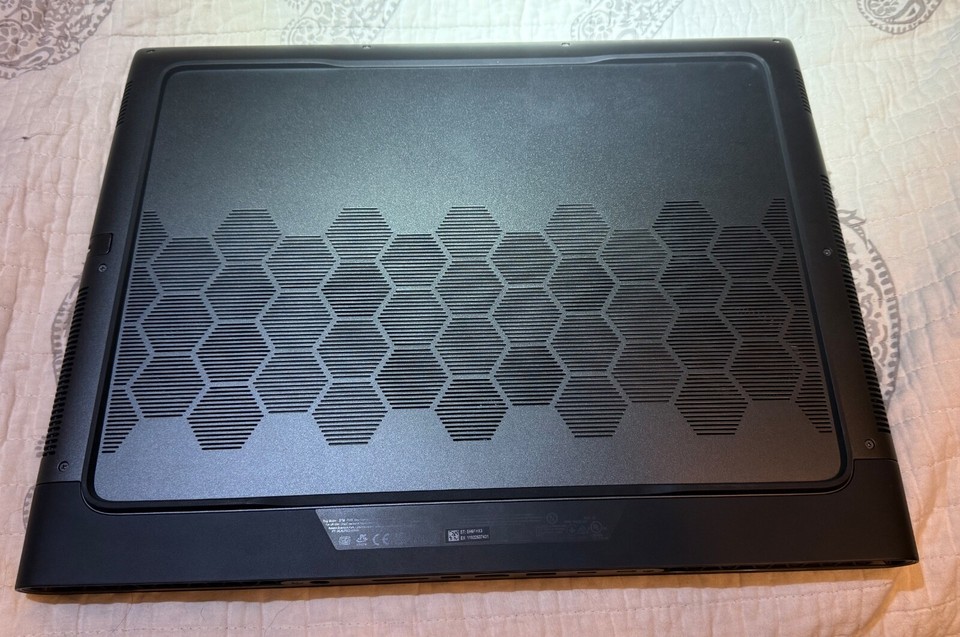 Alienware M18 R1 4090 i9-13980HX 32GB RAM 2TB HD Mechanical Keys FULL ...