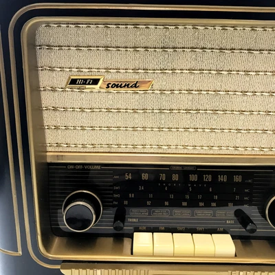 Grundig Classic Model 960 AM/FM/SW Radio | Grelly USA