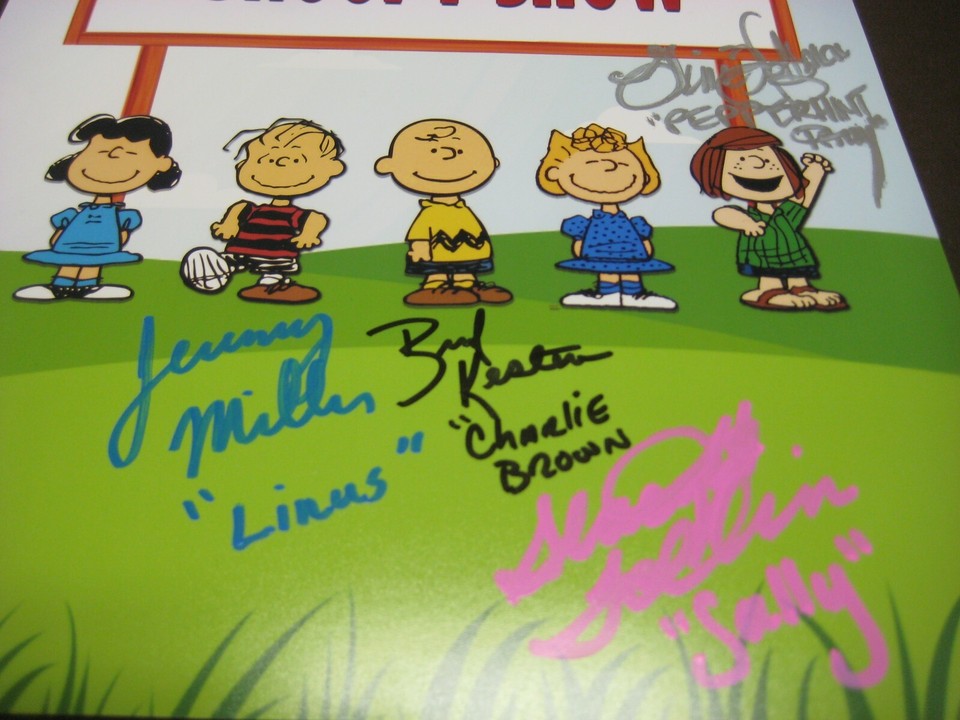 PEANUTS CAST PHOTO SIGNED BY VOICES CHARLIE BROWN,SALLY,LINUS ...