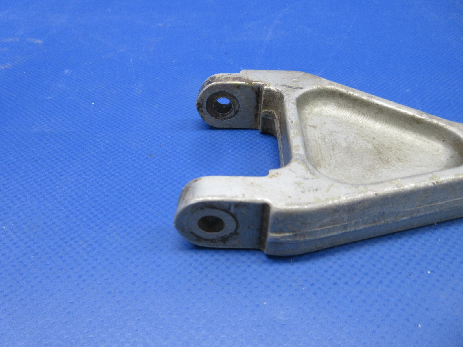 Piper PA23 Aztec Nose Gear Scissor & Bushing Assy P/N 752-914 (0324-718 ...