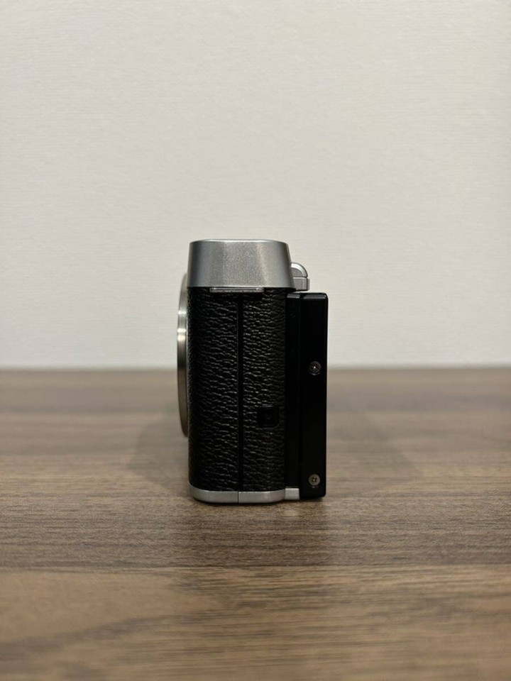 Fujifilm Fuji X-A2 Silver 16.3MP Digital Camera Body English Language ...