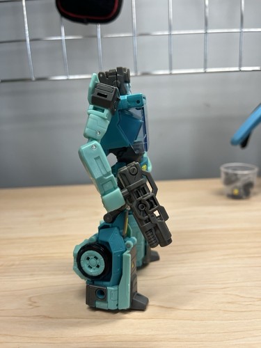 Transformers Generations Titans Return Deluxe Class Sergeant Kup | eBay