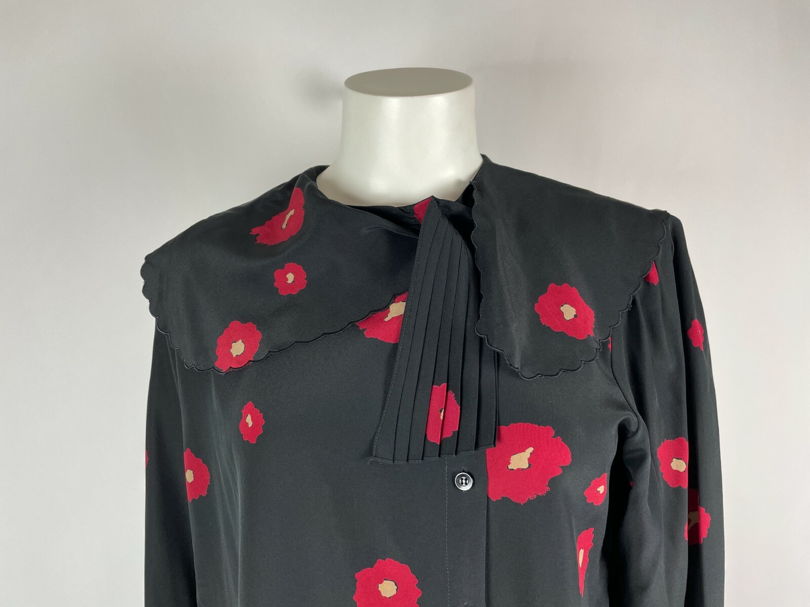 1980's Vintage Cee Gee by SUE WONG - Black + Red flor… - Gem