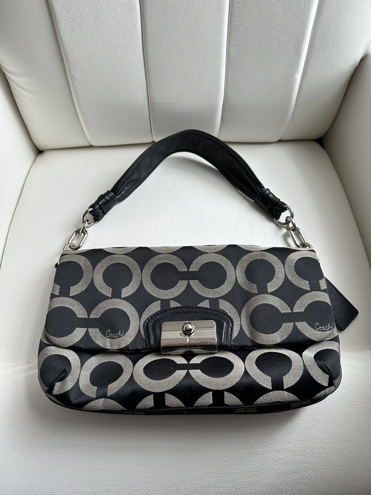 Coach Logo Shoulder Bag - Black - Gem