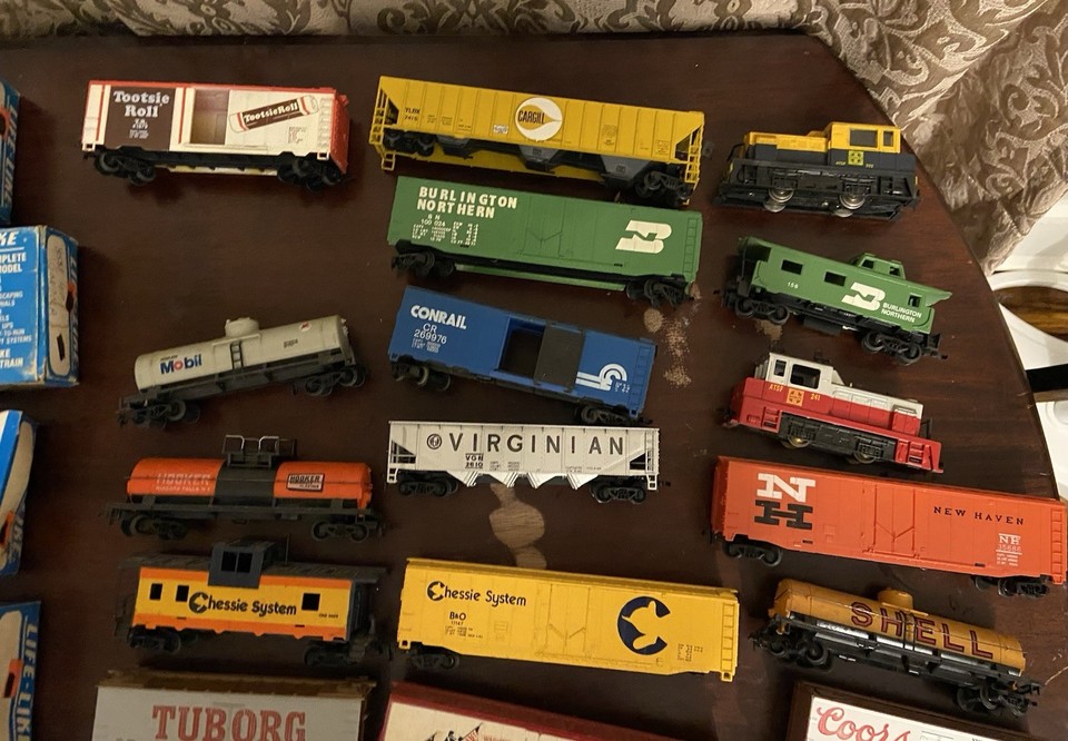 Tyco, Life Like HO Scale Model Train Cars -Cabooses -Locomotives - Box ...