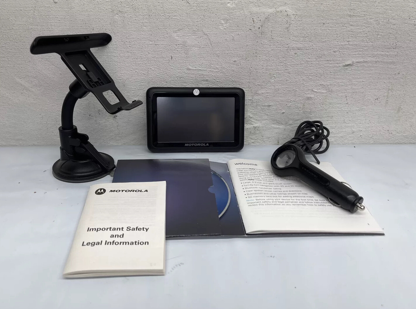 Motorola MOTONAV TN30 Bluetooth Portable GPS Navigator Bundle 4.3” | eBay