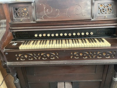 Keyboard - Pump Organ Keyboard