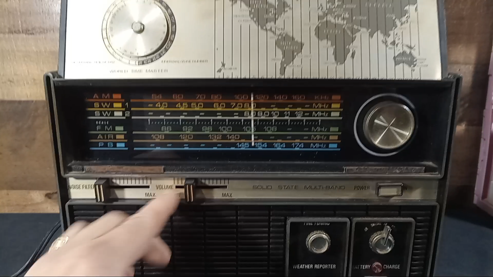 Vintage Century Mark IV Model CF-1888 Radio AM/FM SW1/SW2 AIR/PB Works ...