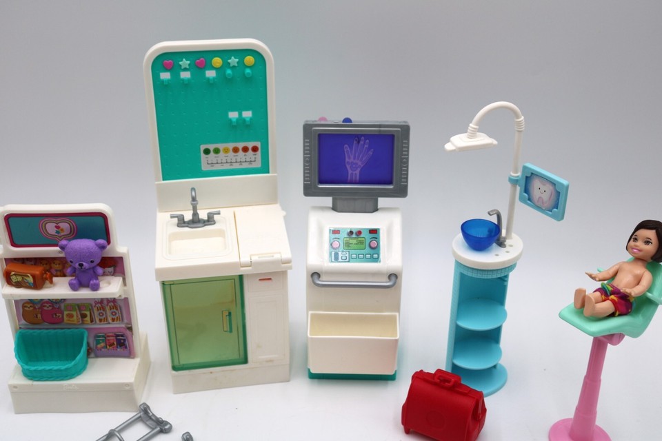Barbie Fast Cast Clinic Playset &Barbie Careers I Can Be A Dentist with ...