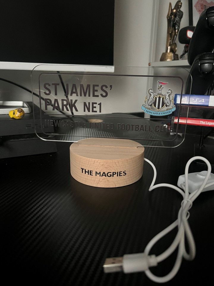 Newcastle United FC Official LED USB Lamp With 2 Slides Shirt and Sign ...