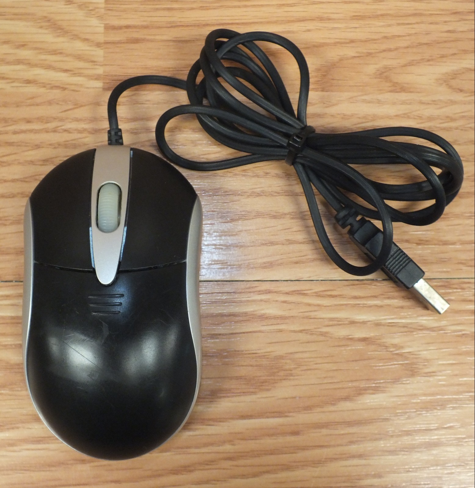 Unbranded (MH601) Black and Silver Small USB Wired Computer Mouse ...