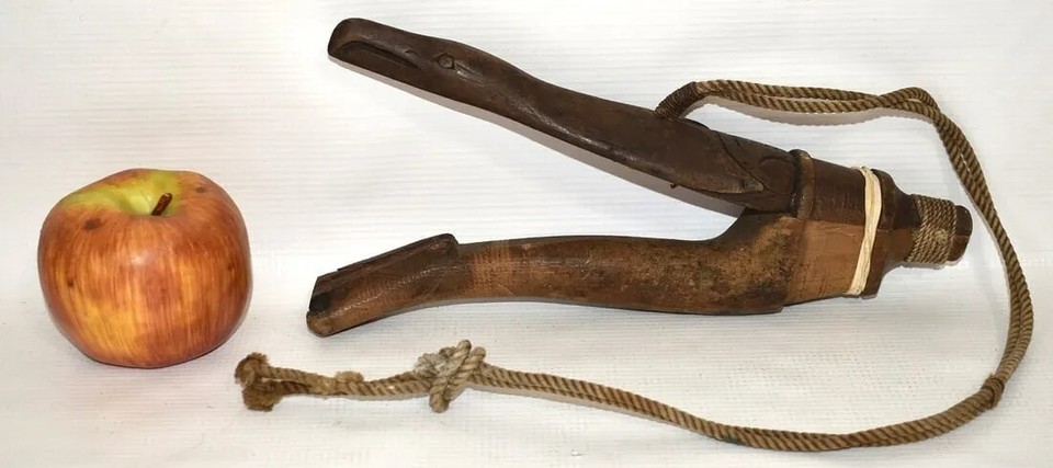 19TH C. NORTHWEST COAST HALIBUT HOOK WITH RAVEN EFFIGY CARVINGS - AS ...