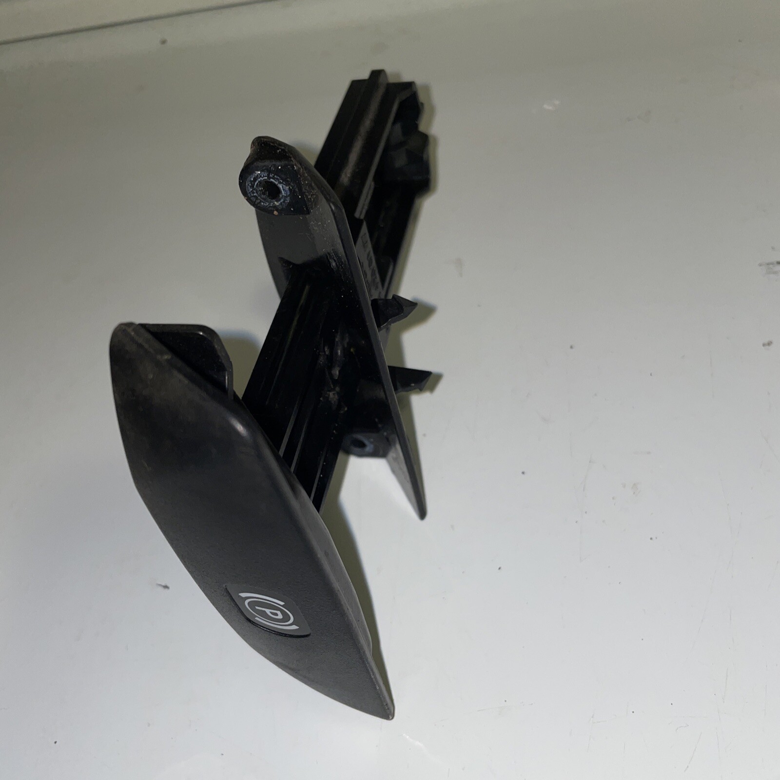 08-18 Mercedes W212 E350 CLS550 Parking Brake Release Handle 2044200177 ...