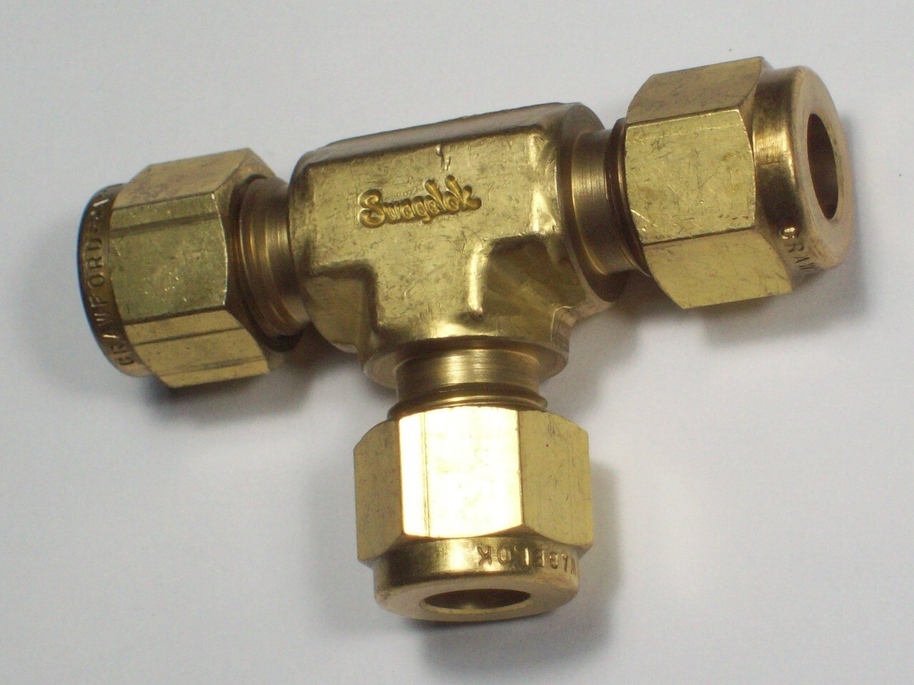 1 - Crawford Swagelok Brass Union Tee Fitting, 5/16" OD Tube, B-500-3 ...
