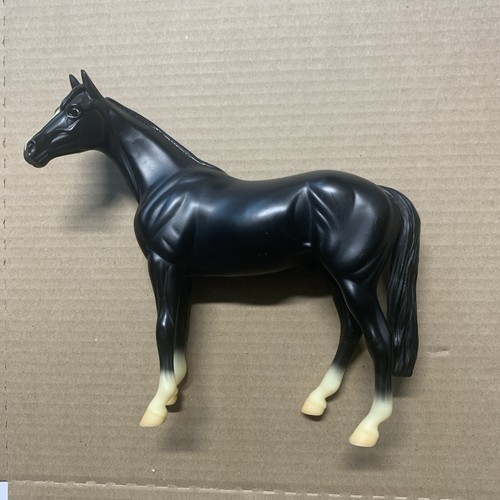 Breyer Show Thoroughbred Black Classic Horse Model #935 Retired | eBay