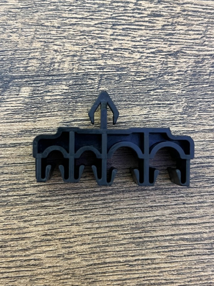 SET of 10 pcs Brake Fuel Line Pipe Mounting Holder Clips QWD,Brand new ...