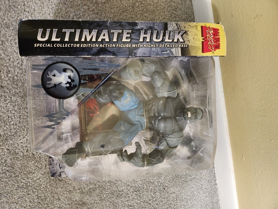 Marvel Select Ultimate Gray Hulk Action Figure (Diamond Select Toys ...