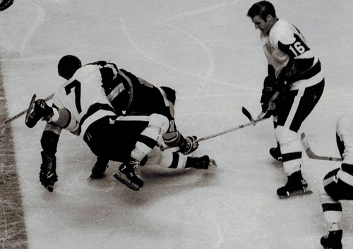 1970 Vintage Photo NHL Detroit Red Wings Garry Unger checks Bruins John ...