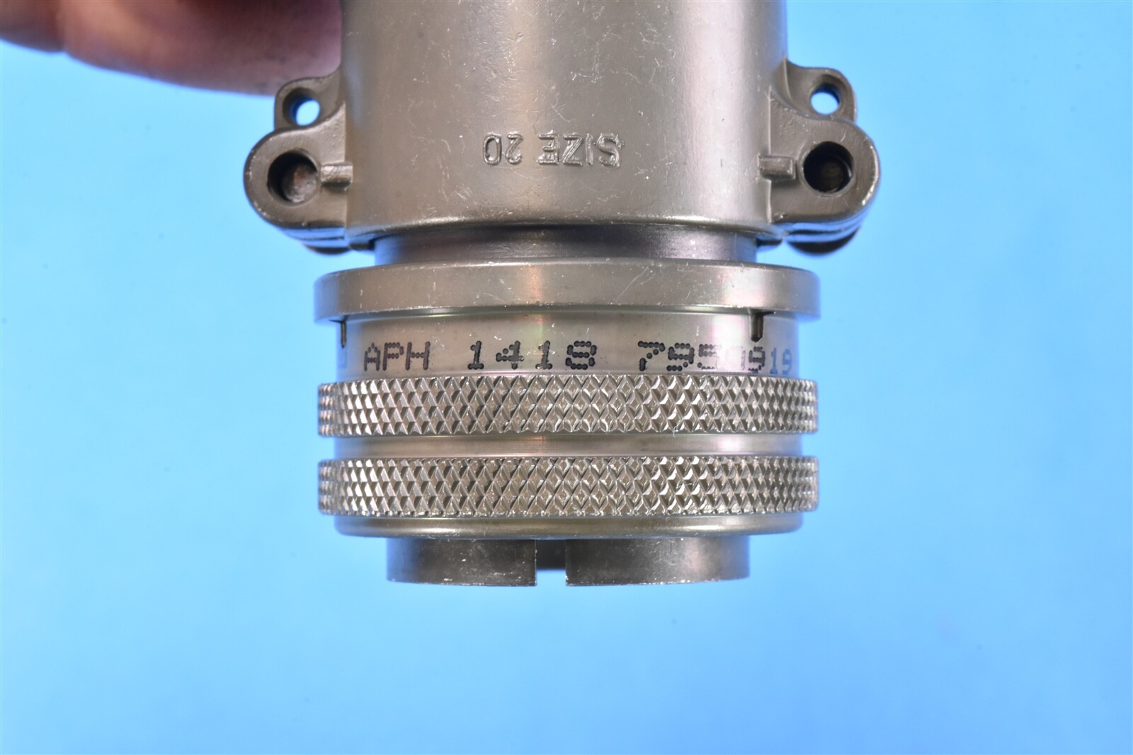 Amphenol R/A Circular Connector P/N: MS3108B20-27P Size 20 14 Positions ...