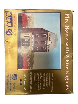 IHC 808 Fire House with 2 Fire Engines, Building Model Kit, HO Scale 1: ...