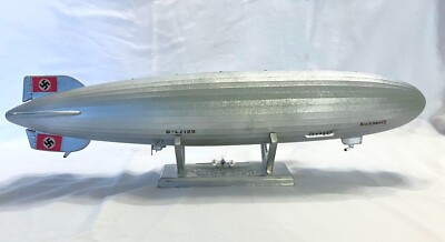 AMT HINDENBURG 1/520 SCALE MODEL KIT T557 WORLDS LARGEST ZEPPELIN Built ...