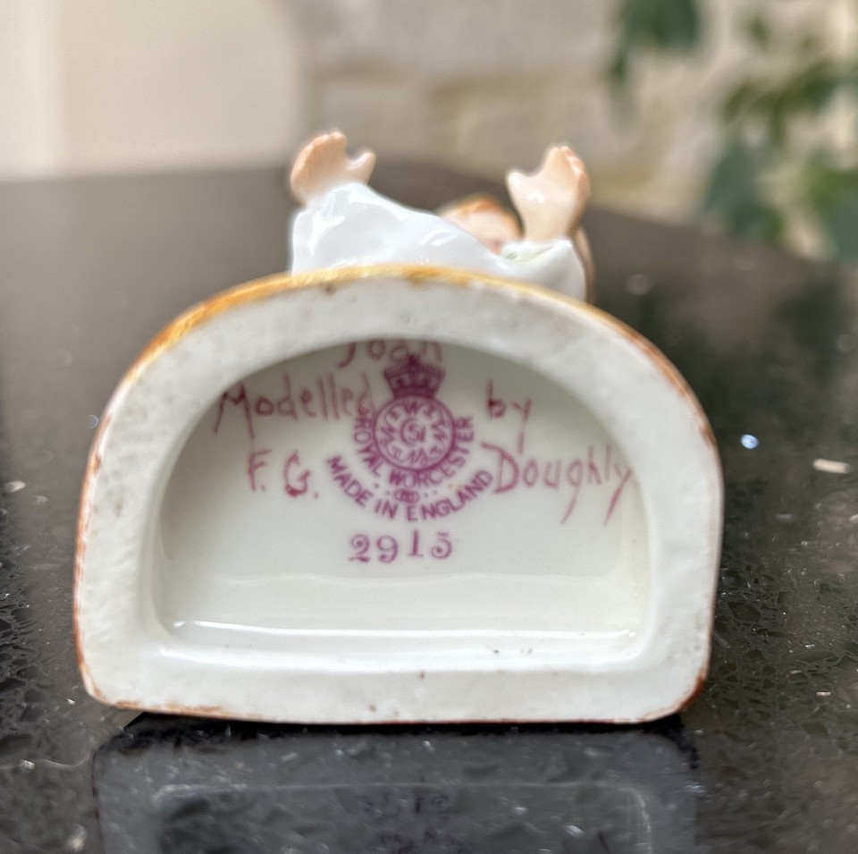 RARE FIND PUCE STAMP 1931-1940 Royal Worcester Freda Doughty Figurine ...