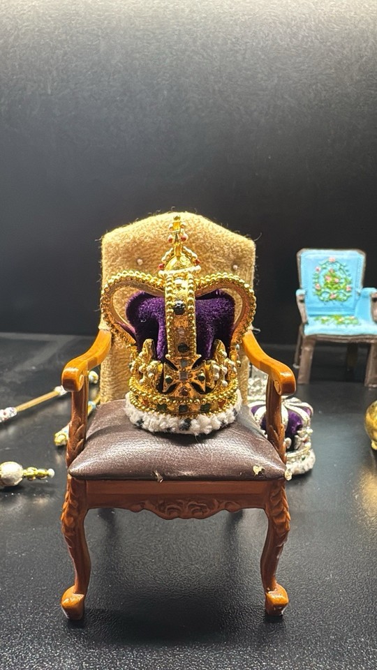 Royal British Coronation/ Crown Lot. Queen, King England. 1/12-1/18 ...