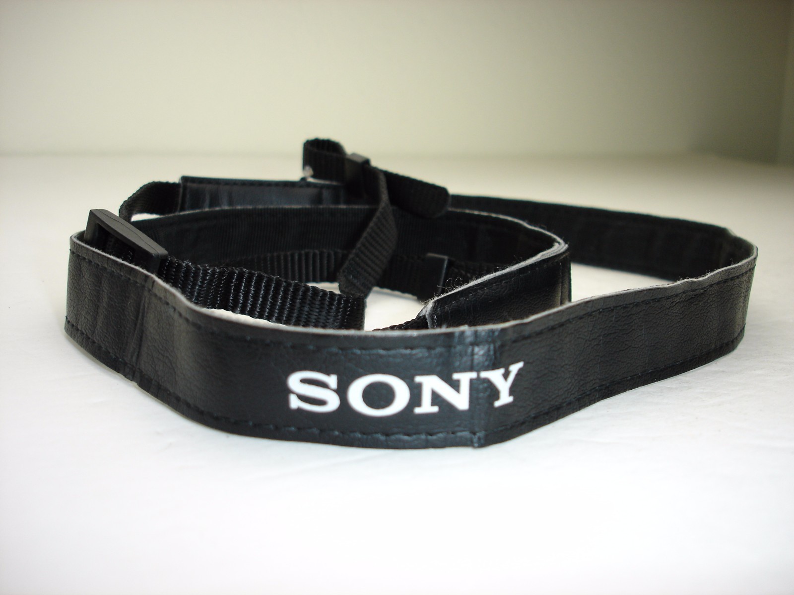 SONY A , Alpha camera strap , White logo on Black 7/8" wide #001915 | eBay