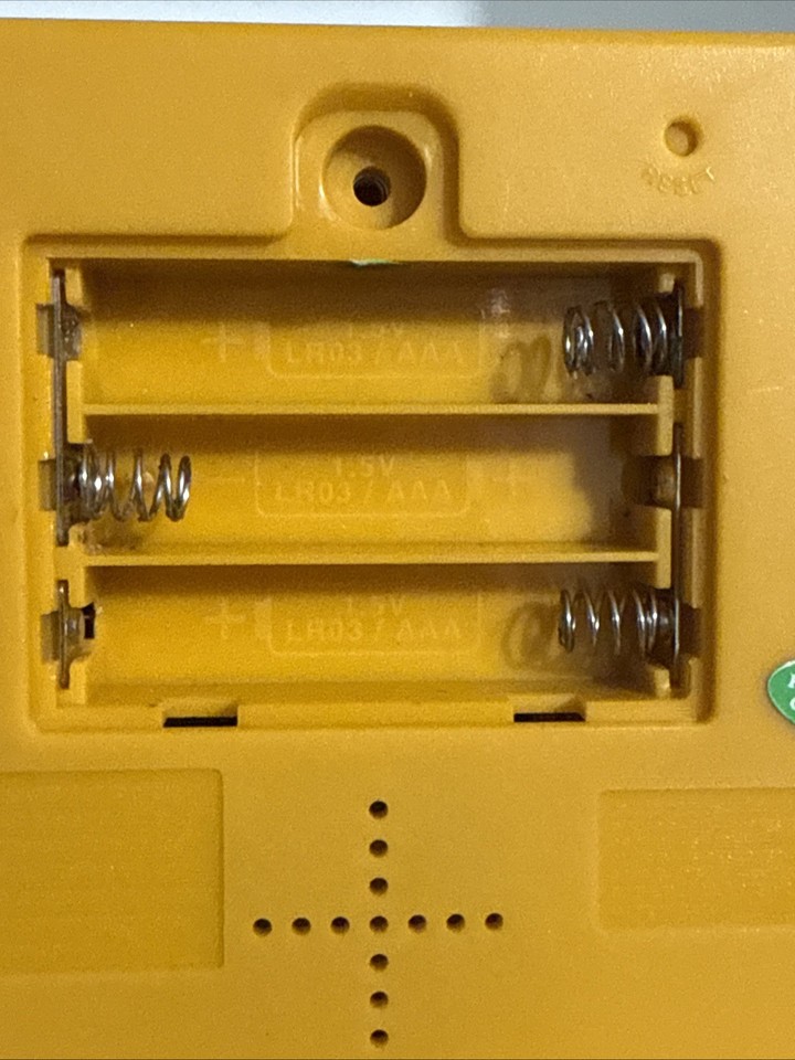 Radica Cube World BLOCK BASH Yellow Electronic Toy Game **SEE ...